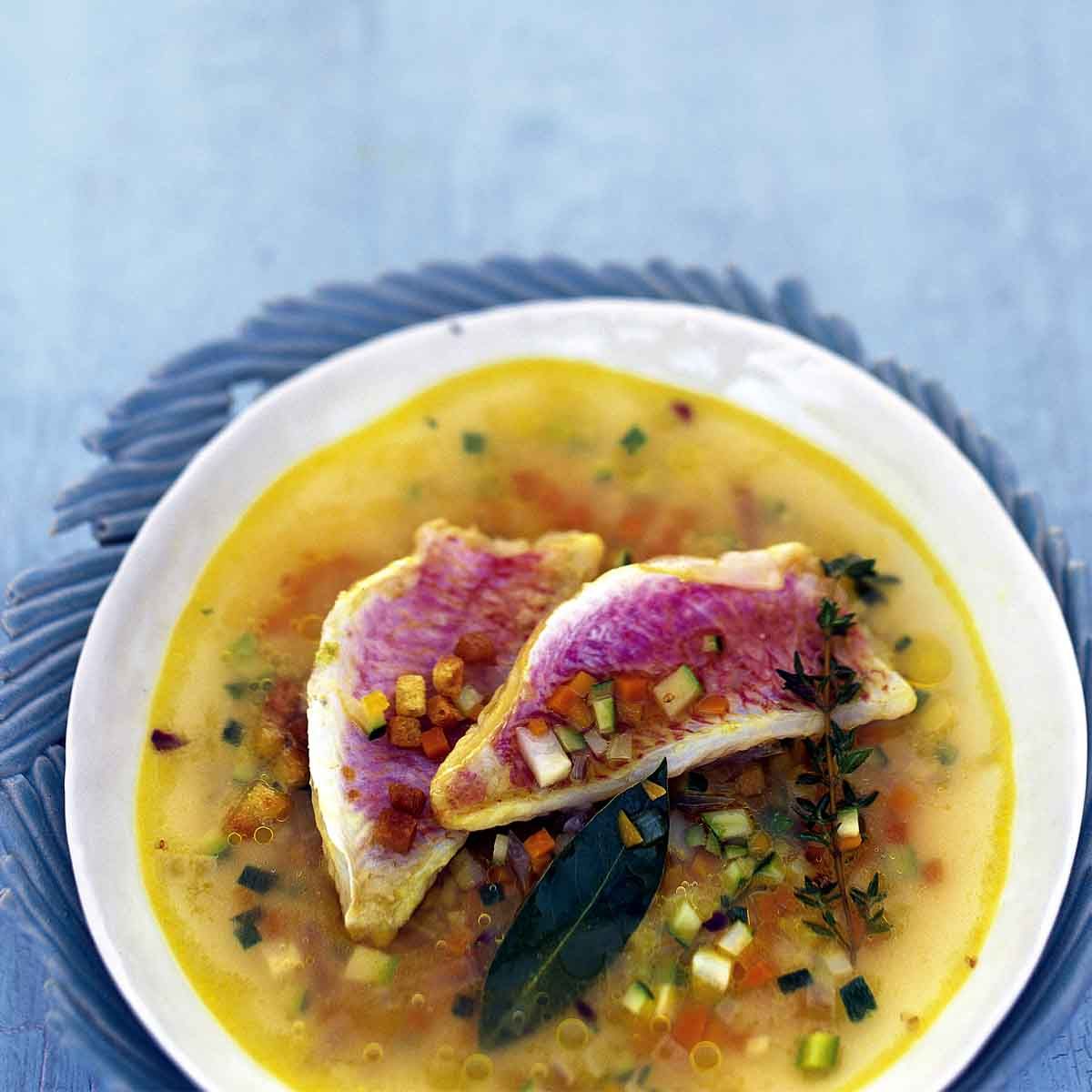 Rotbarbe auf pistou suppe